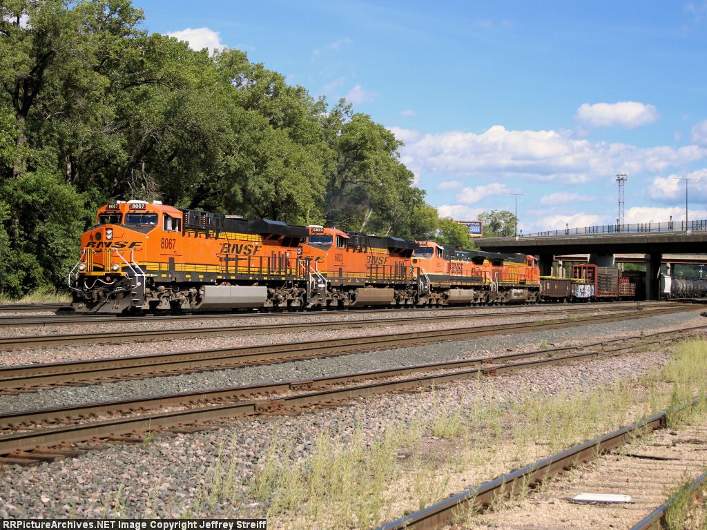 BNSF 8067